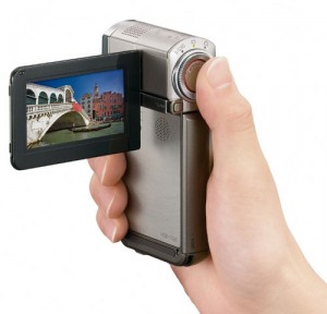 Sony HDR-TG5V slim camcorder features HD recording, GPS | Tech Ticker